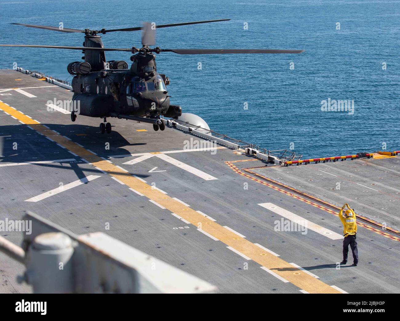 220604-N-AB188-1030 NORFOLK, VA. (June 04, 2022) - An MH-47 Chinook ...