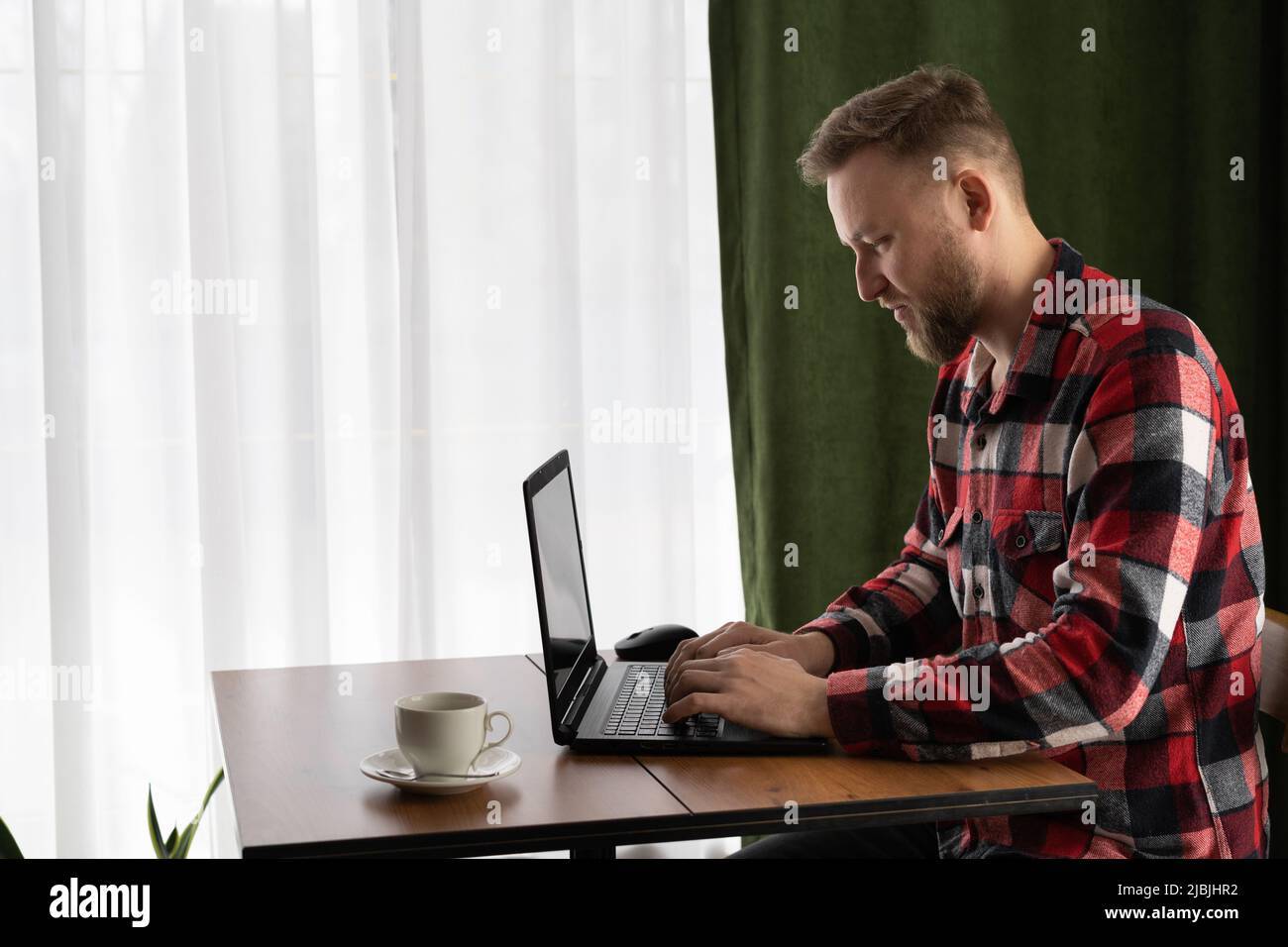 Guy typing hi-res stock photography and images - Alamy