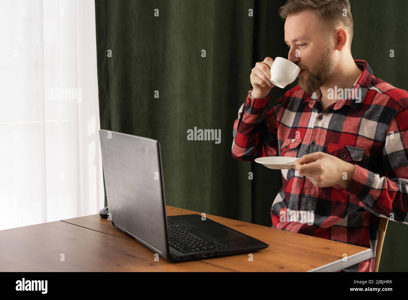 Business technology home hi-res stock photography and images - Alamy