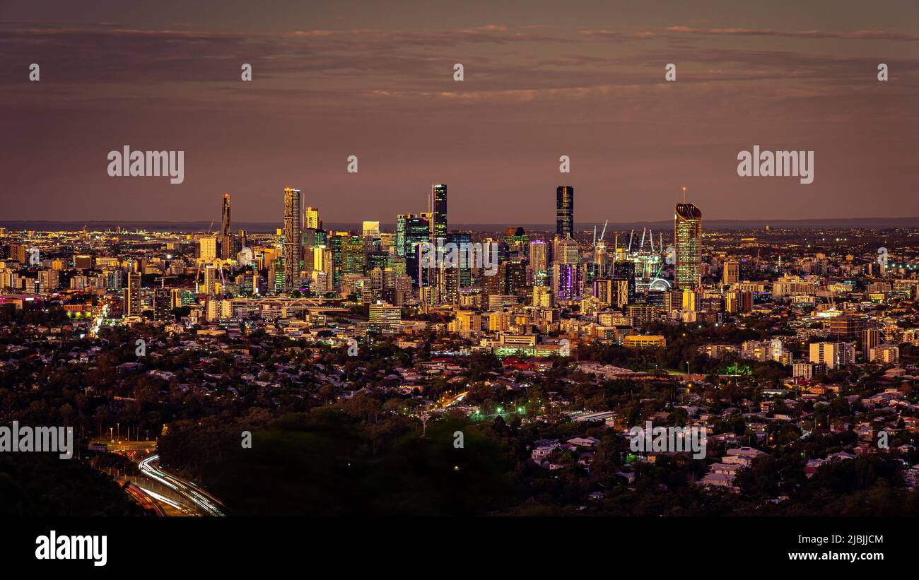 Brisbane city lookout after sunset as seen from Mount Coot-Tha Summit ...