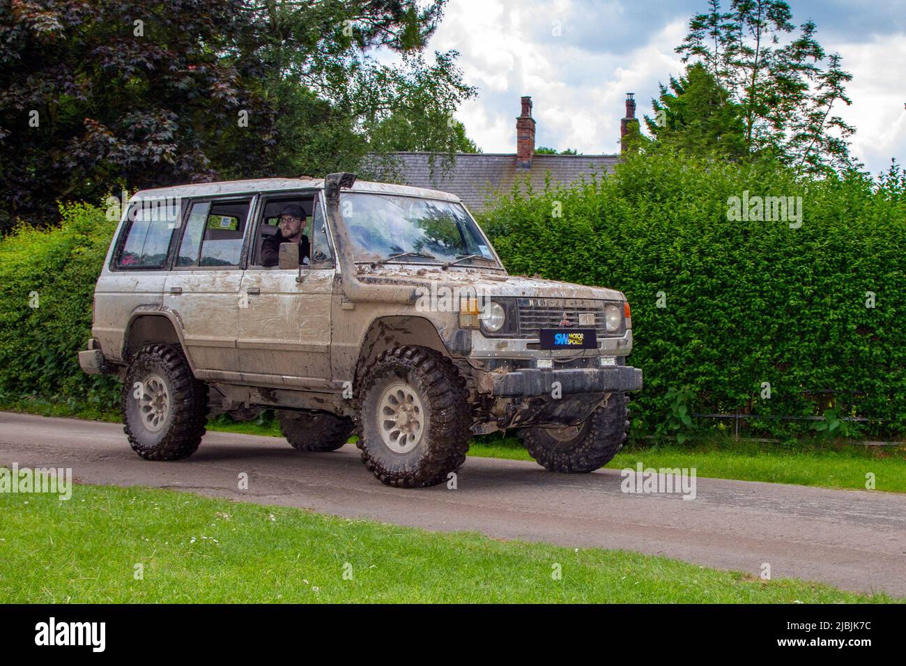 1988 80s, eighties Dirty, muddy, Mitsubishi Shogun Utility vehicle ...