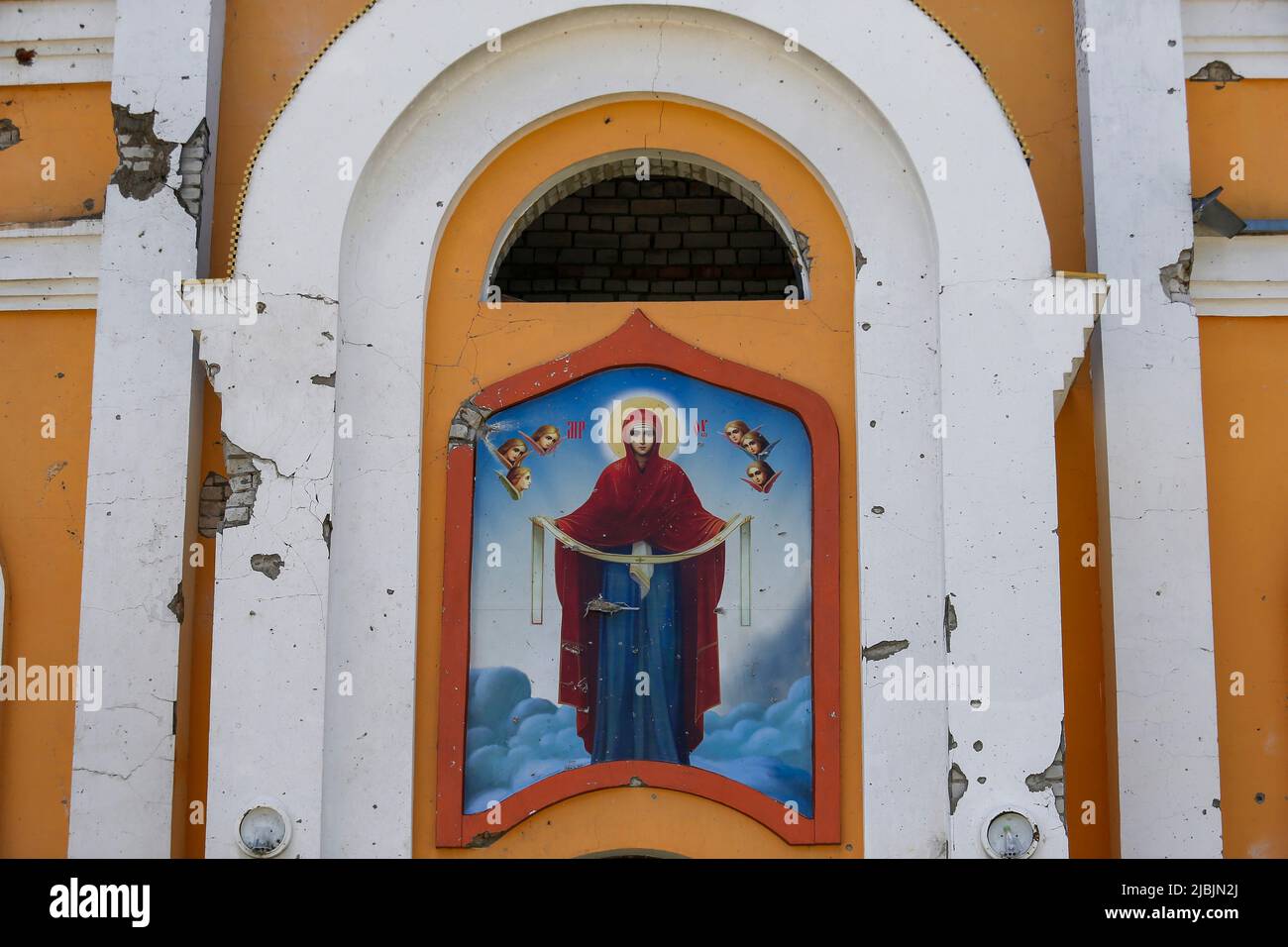 Non Exclusive: MALYN, UKRAINE - JUNE 6, 2022 - The image of the Virgin ...