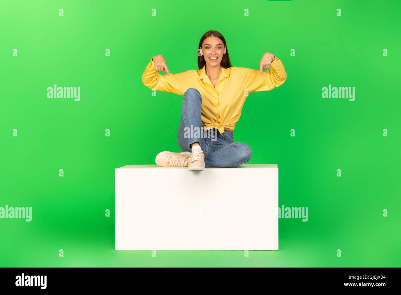 Camera pointing down on person hi-res stock photography and images - Alamy