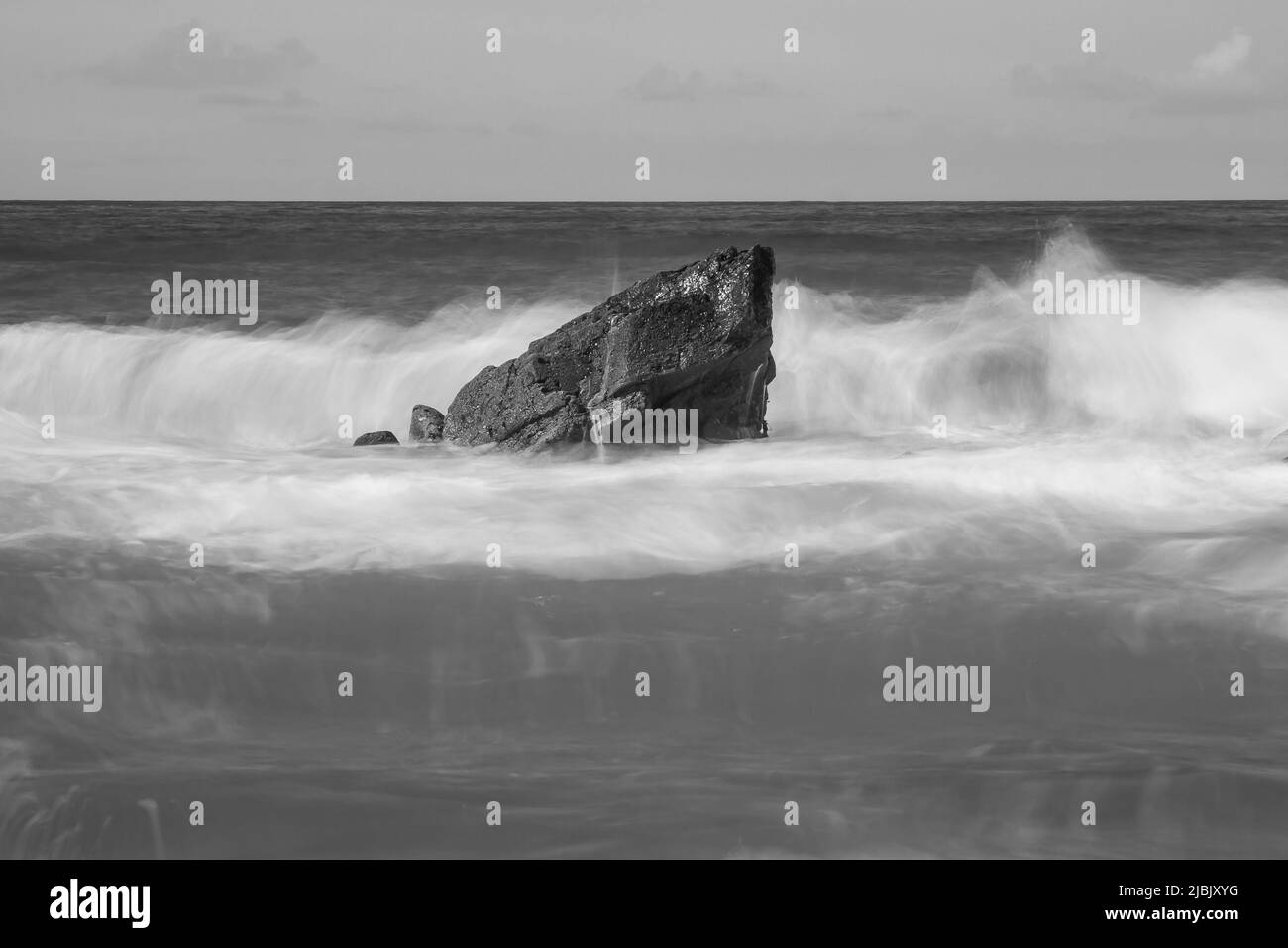 Long exposure image of waves breaking over rocks on the North Cornish ...