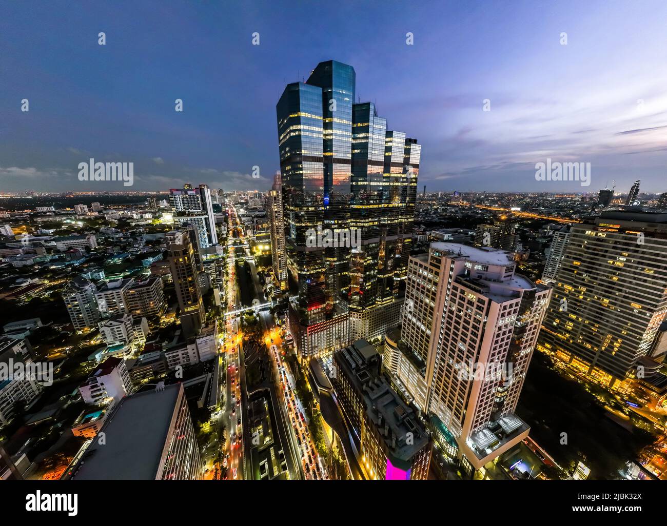 Aerial view of Skywalk Chong Nonsi Bridge in Sathorn, business district ...