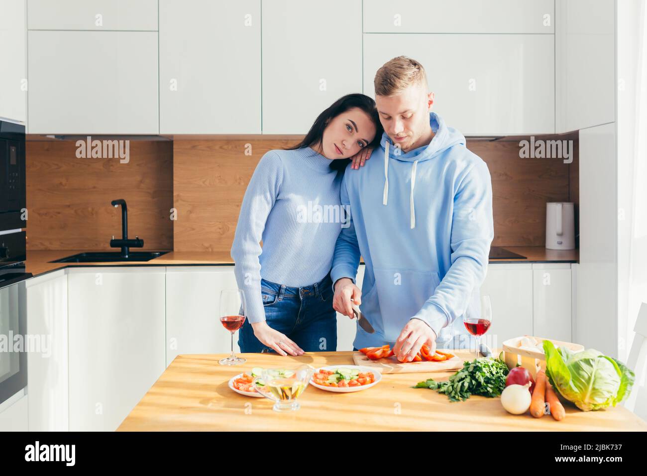 Men celebrate hug hi-res stock photography and images - Alamy