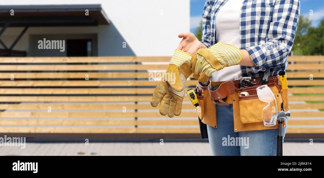 Woman builder working on hi-res stock photography and images - Alamy