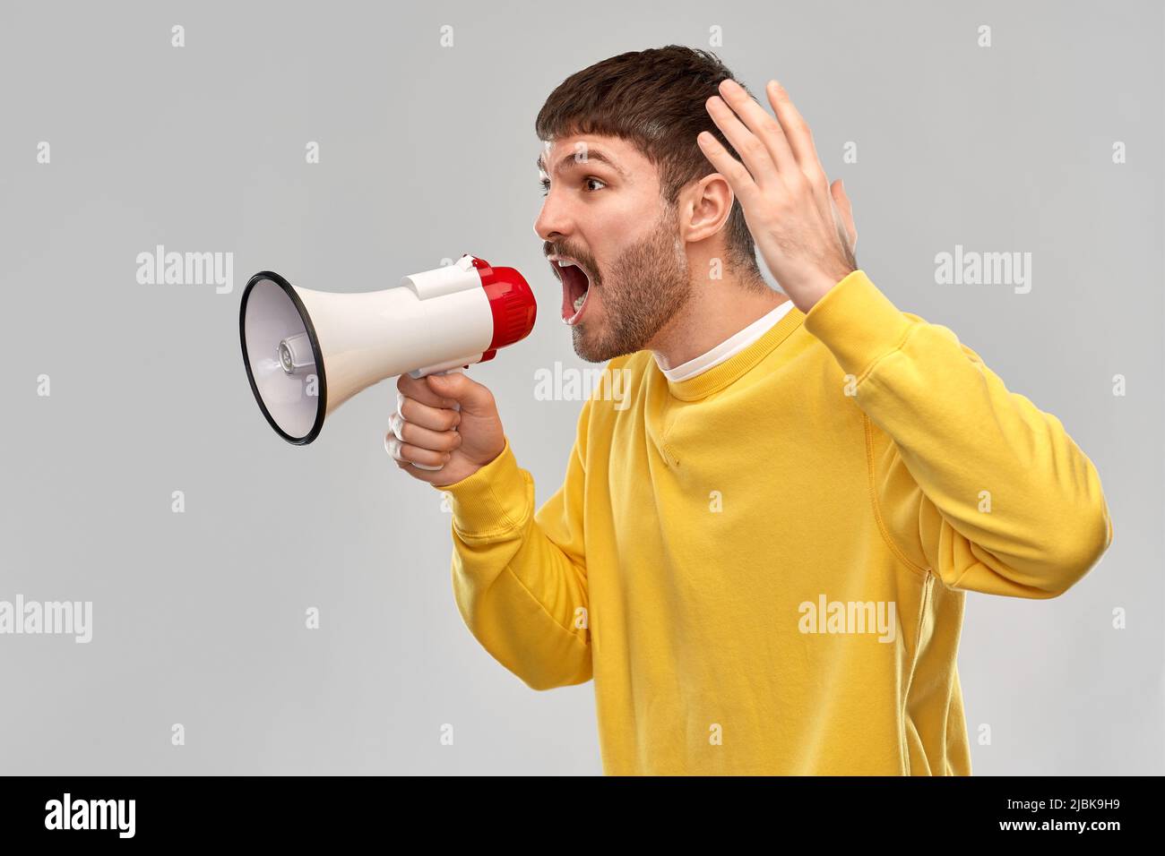 Angry man shouting hi-res stock photography and images - Alamy