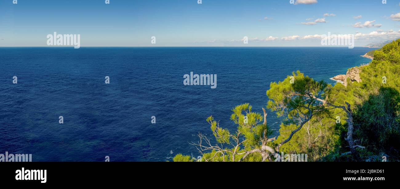 Panoramic view of the sea in excellent weather Stock Photo - Alamy