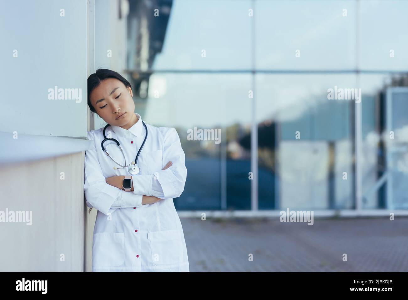 Sad female doctor hi-res stock photography and images - Alamy