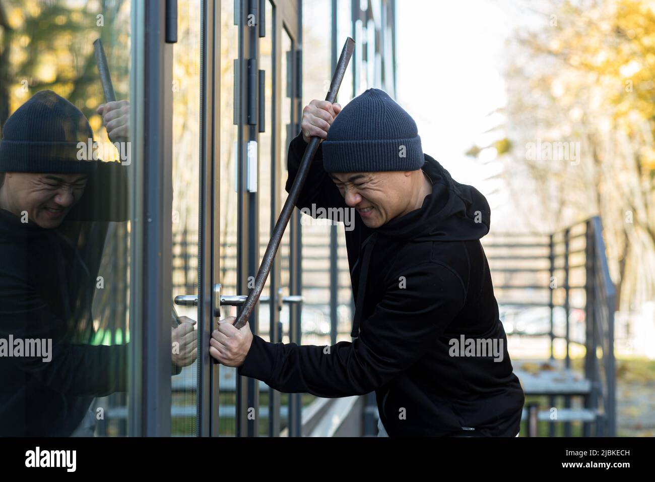 Crowbar tool hi-res stock photography and images - Alamy