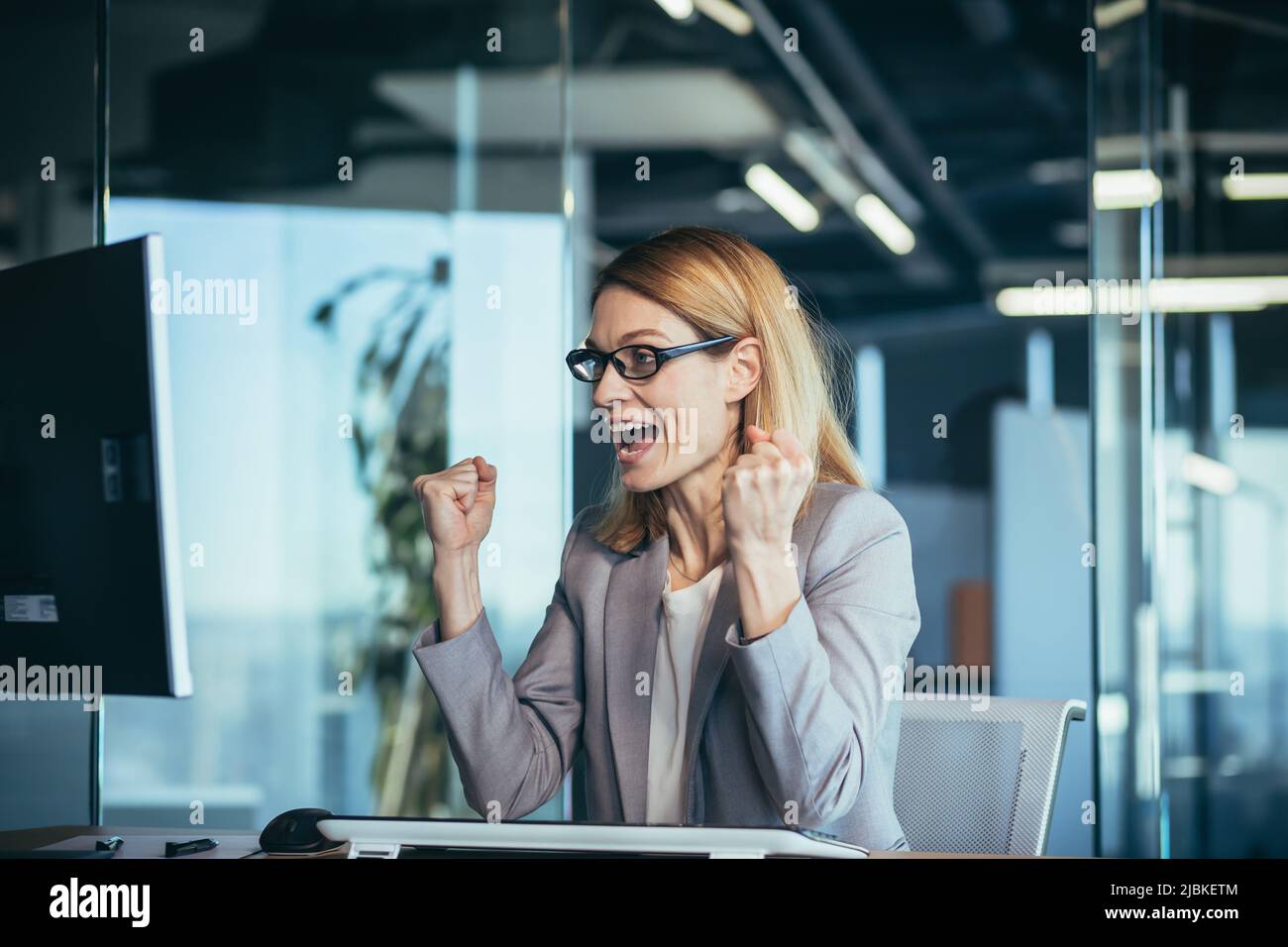 Monitor triumph hi-res stock photography and images - Alamy