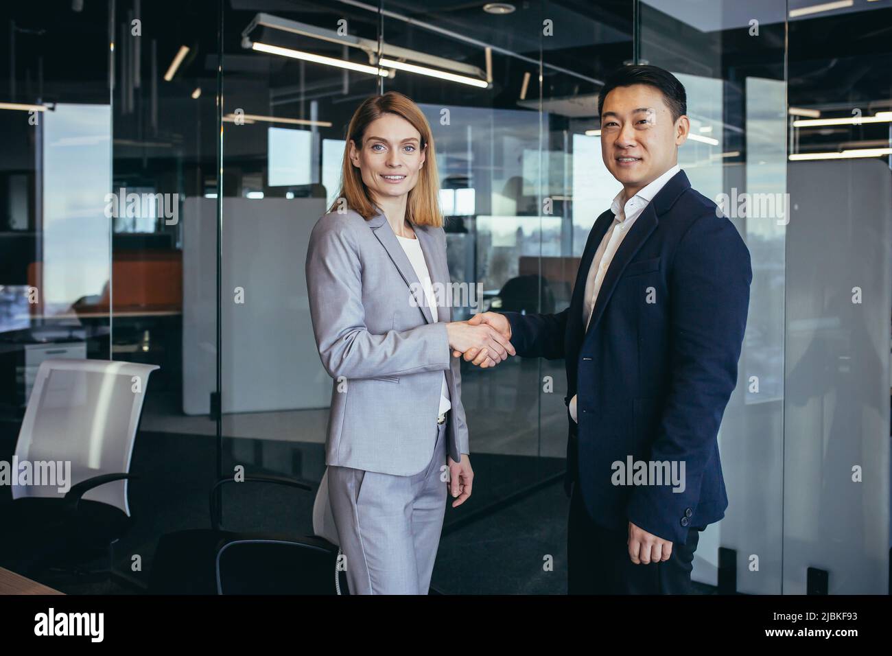 Japanese male office workers hi-res stock photography and images - Alamy