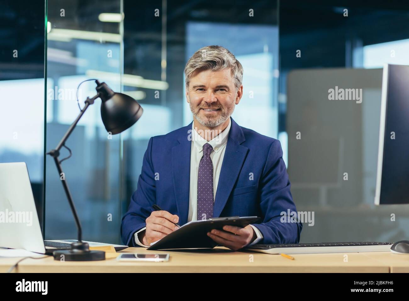Signs documents hi-res stock photography and images - Alamy