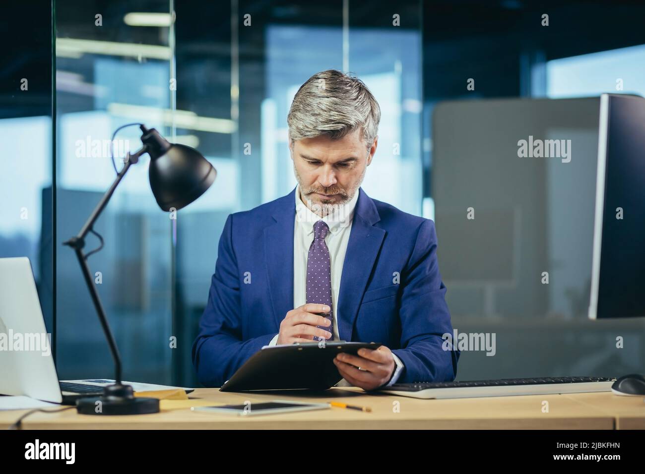 Signs documents hi-res stock photography and images - Alamy