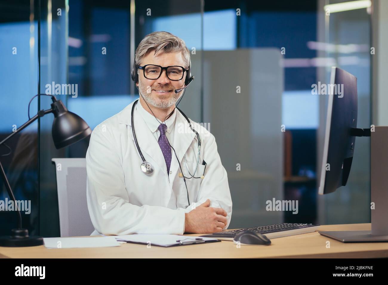 Hospital porter with patient hi-res stock photography and images - Alamy
