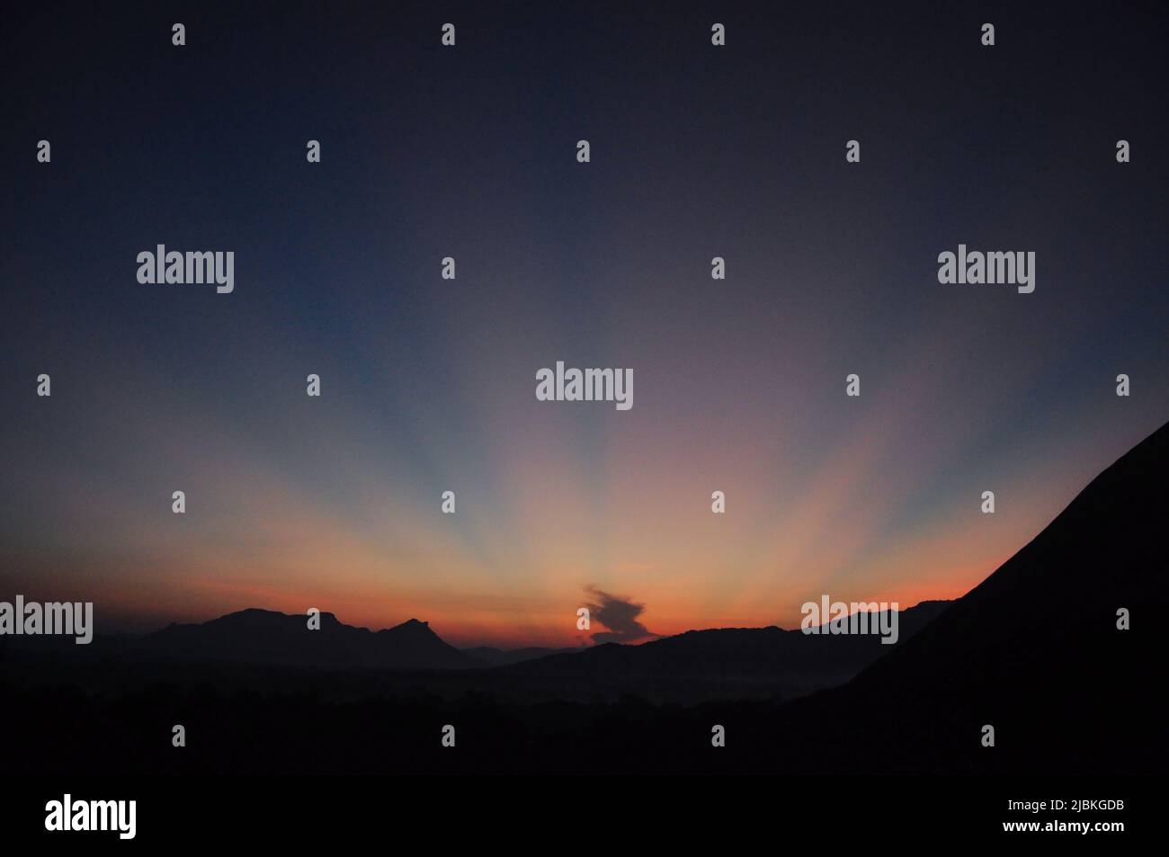 Photos of sunrise hi-res stock photography and images - Alamy