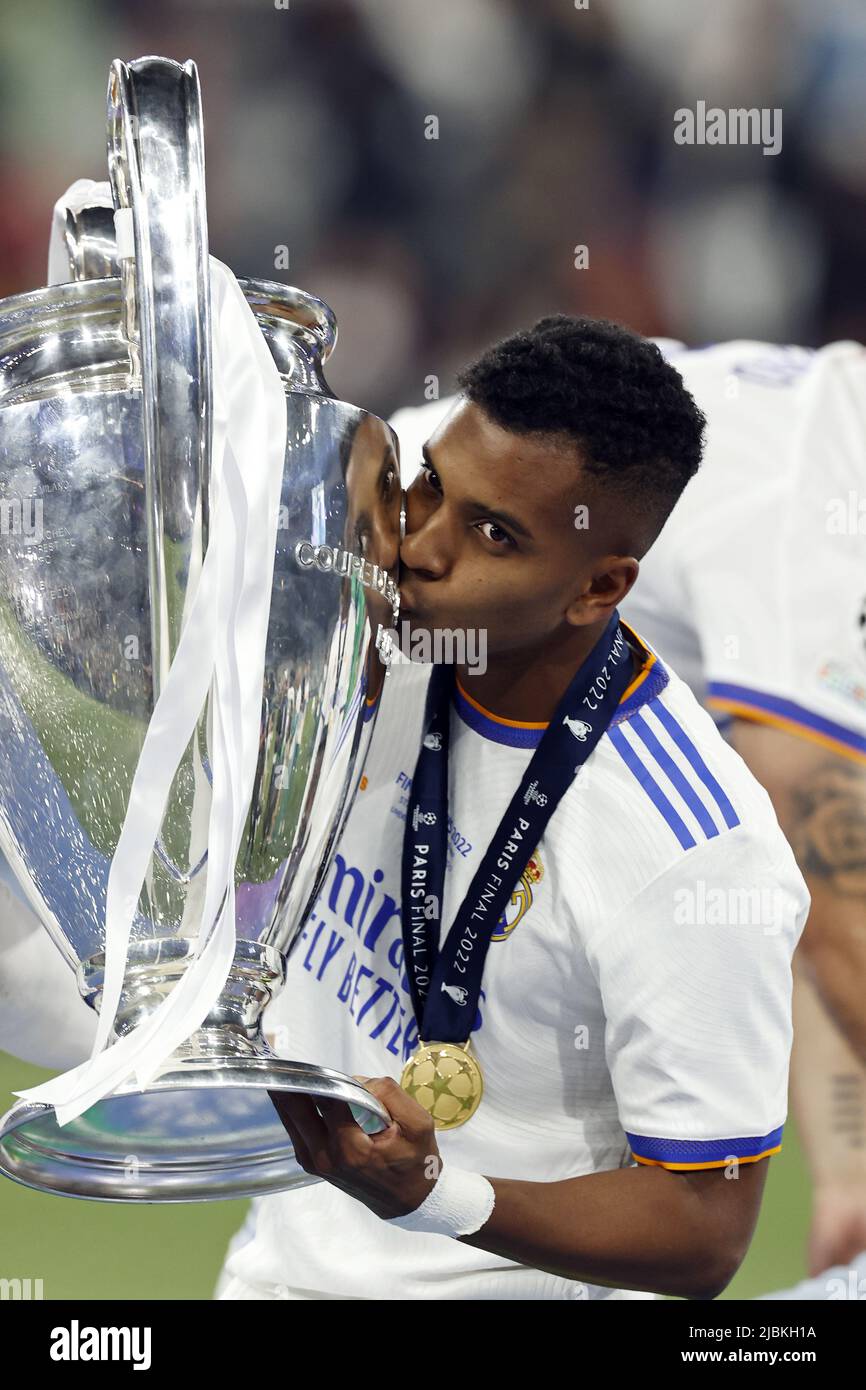PARIS - Rodrygo of Real Madrid kisses the UEFA Champions League trophy ...