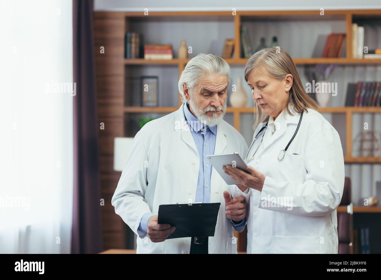 Family doctors practice hi-res stock photography and images - Alamy