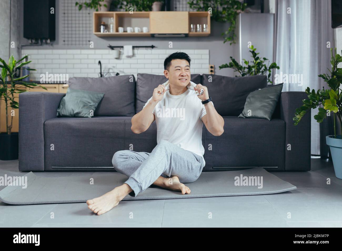 Man out at home gymnastics hi-res stock photography and images - Alamy