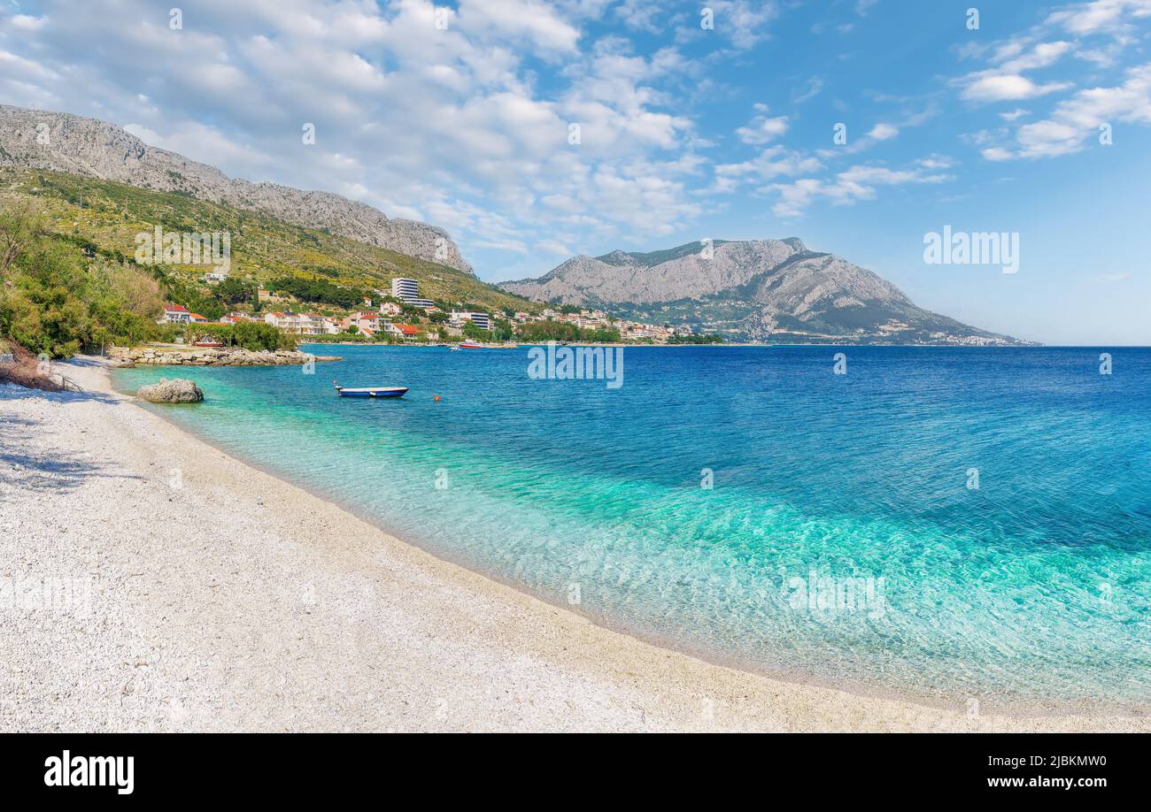 Landscape with Dugi Rat beach, Duce - Omis, Croatia Stock Photo - Alamy