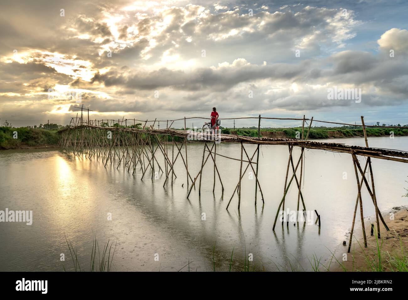 Vietnam bamboo footbridge hi-res stock photography and images - Alamy