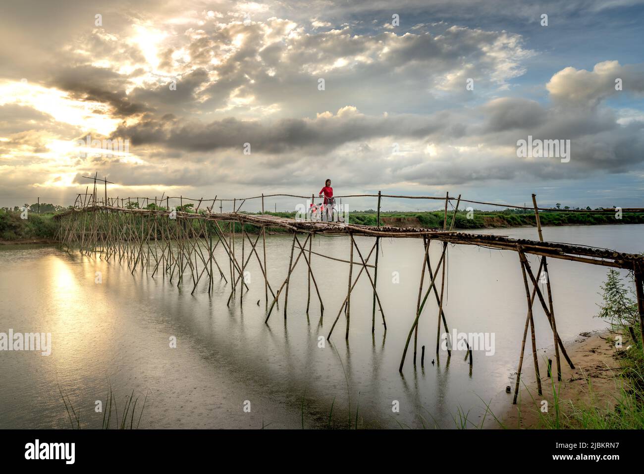 Vietnam bamboo footbridge hi-res stock photography and images - Alamy
