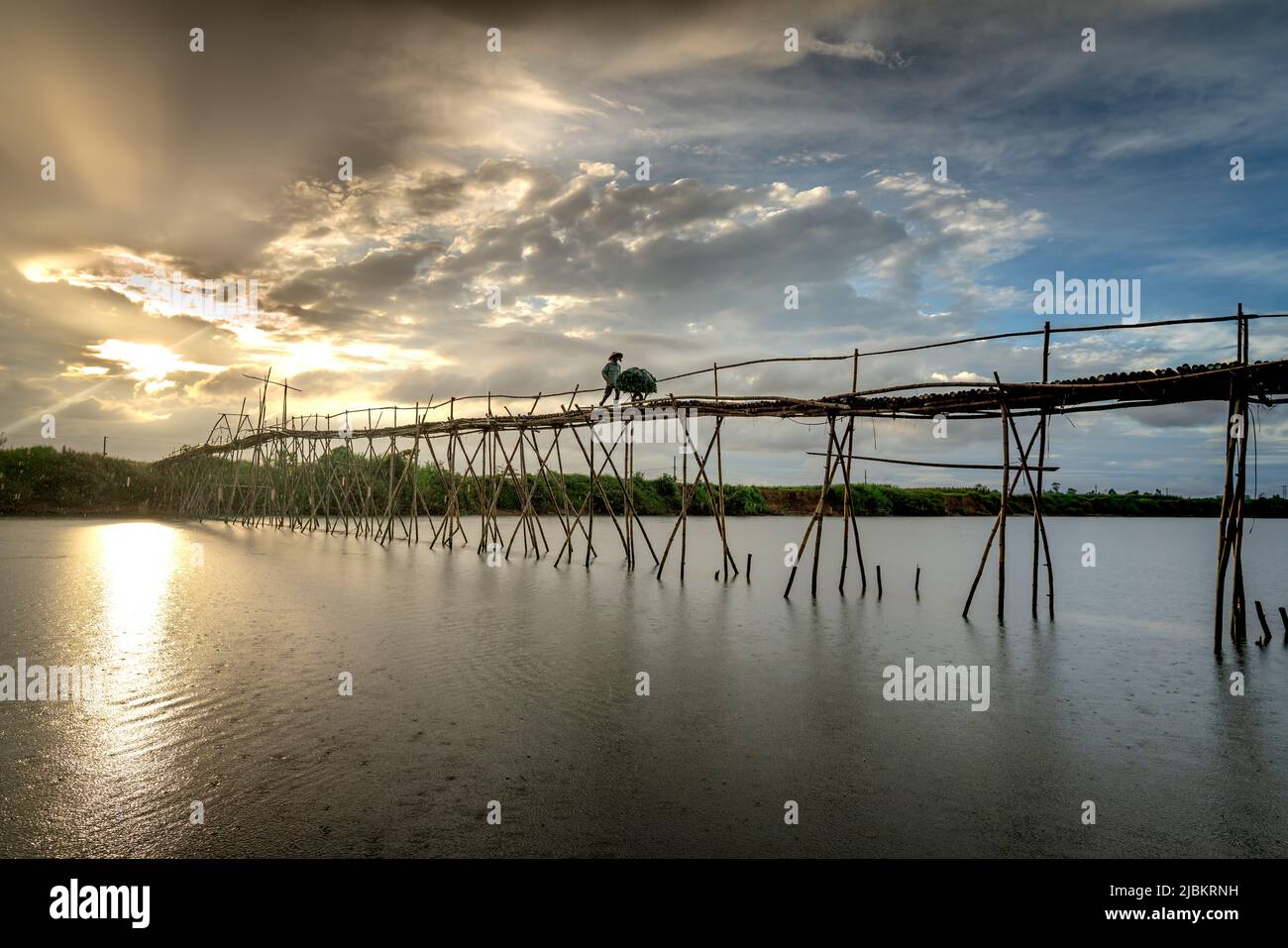 Vietnam bamboo footbridge hi-res stock photography and images - Alamy