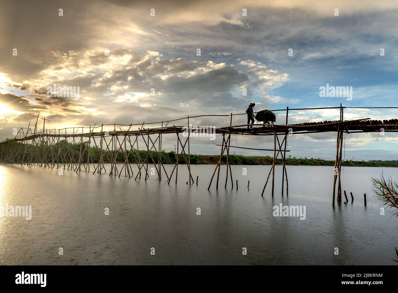 Vietnam bamboo footbridge hi-res stock photography and images - Alamy