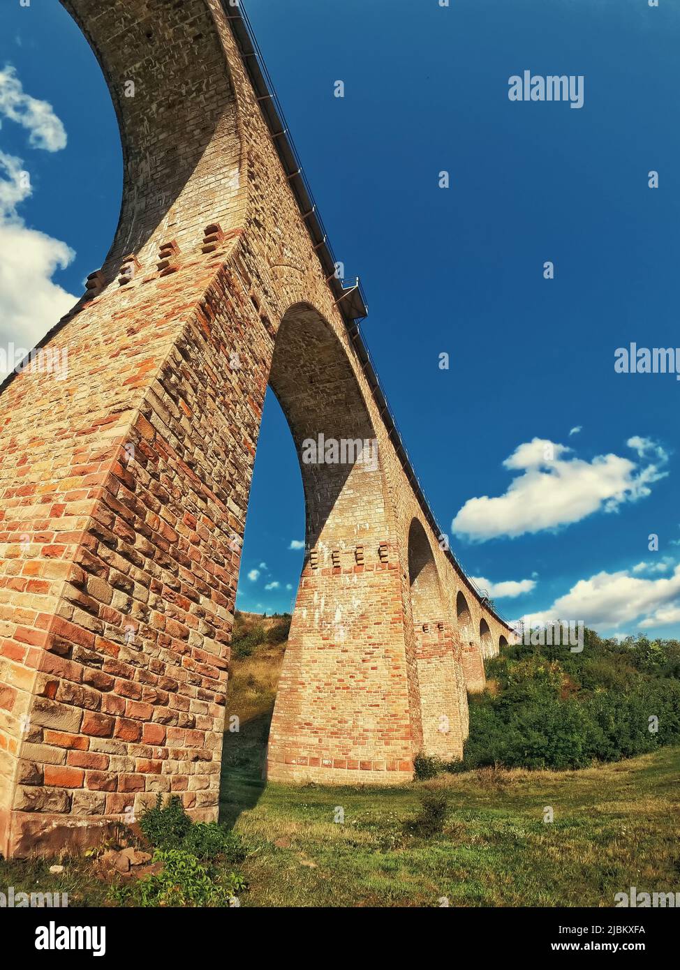 Old wide railway bridge hi-res stock photography and images - Alamy