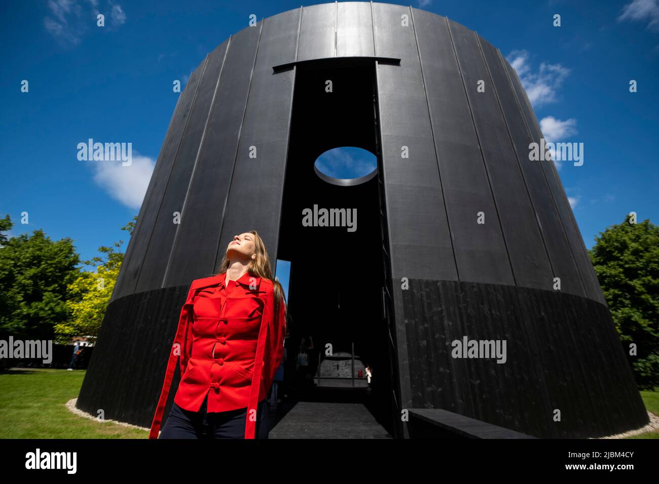 Chicago artist serpentine gallery hi-res stock photography and images ...
