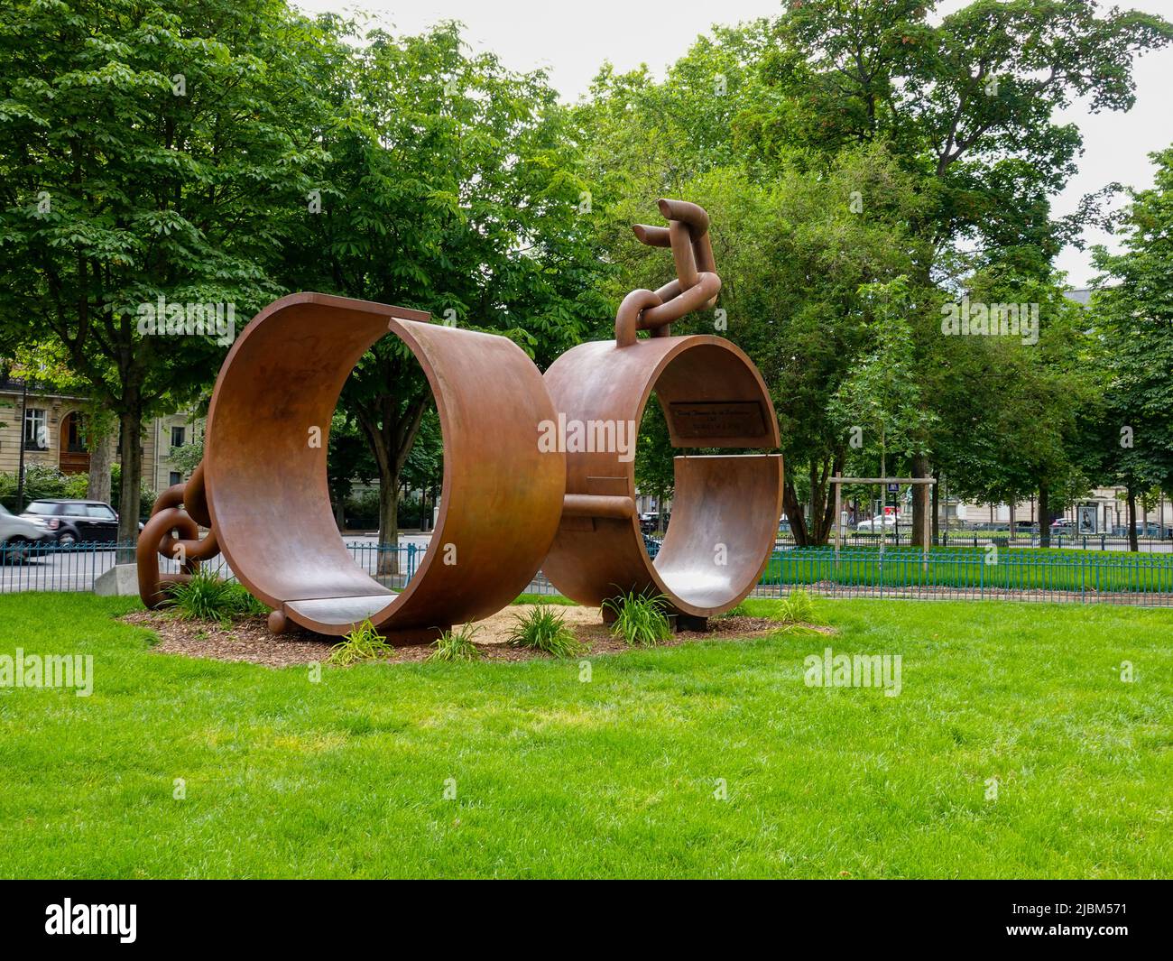 Broken shackles, iron chains, dedicated to the memory of General Thomas ...