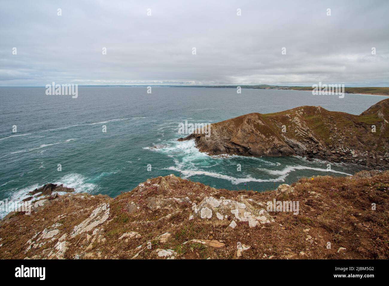 The steep coast at gunwalloe cornwall hi-res stock photography and ...