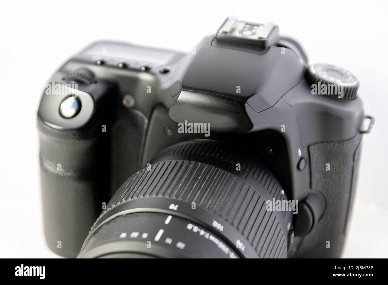 Professional dslr camera equipment with 70-300 mm tele zoom objective ...