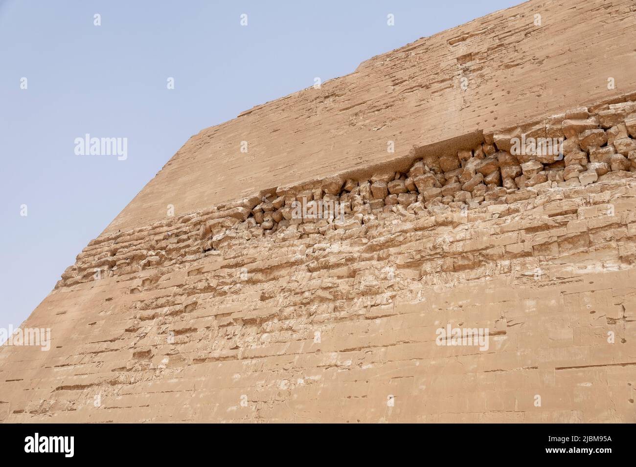 Mudbrick pyramid hi-res stock photography and images - Alamy