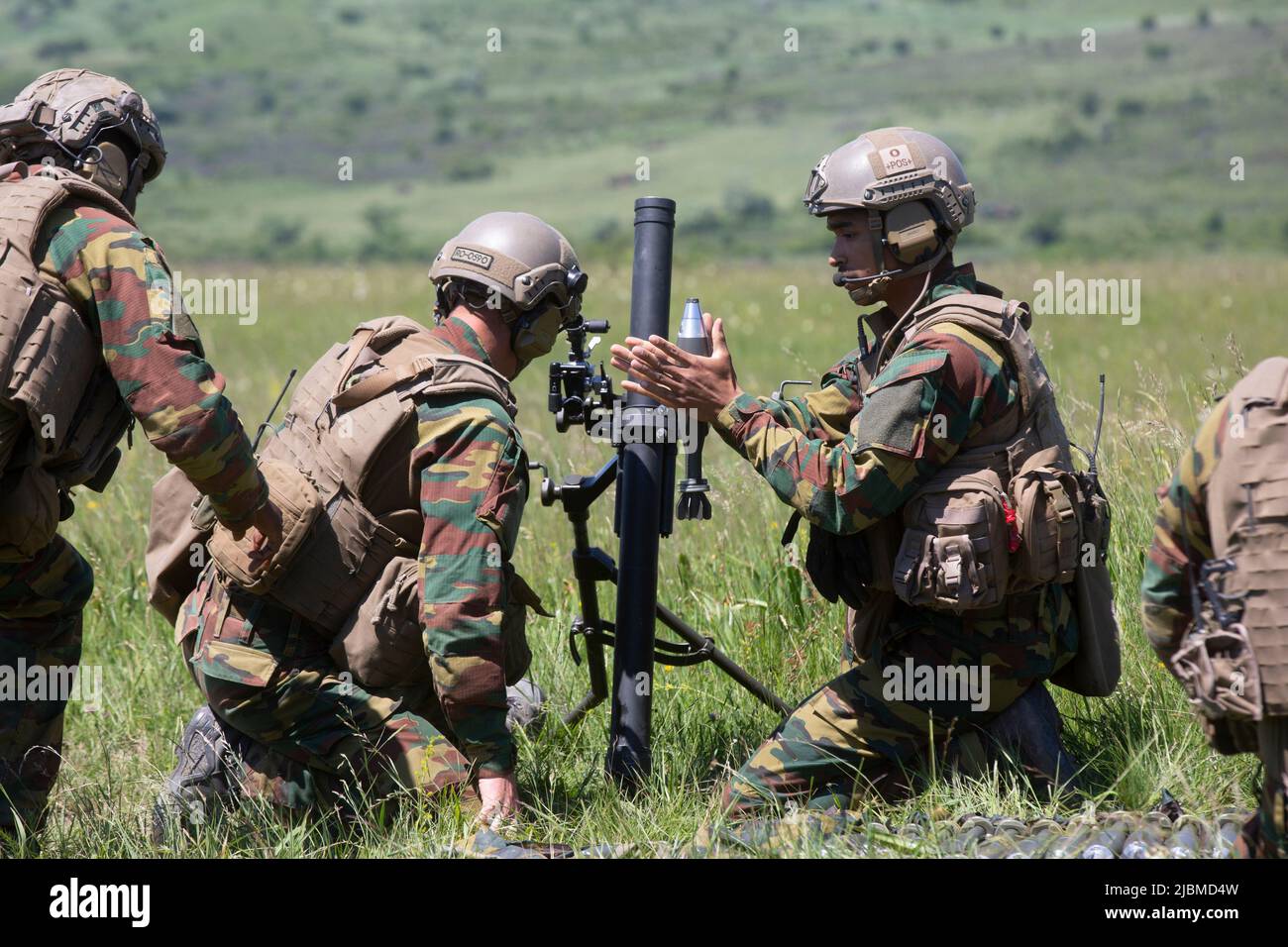 Illustration picture shows a visit of the Belgian Defence Minister to ...