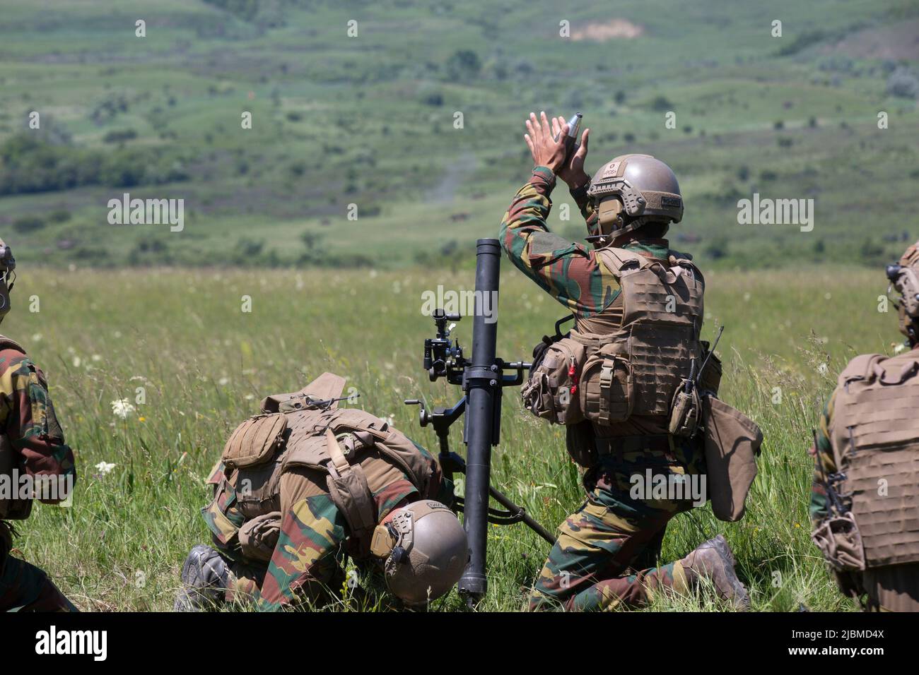 Illustration picture shows a visit of the Belgian Defence Minister to ...