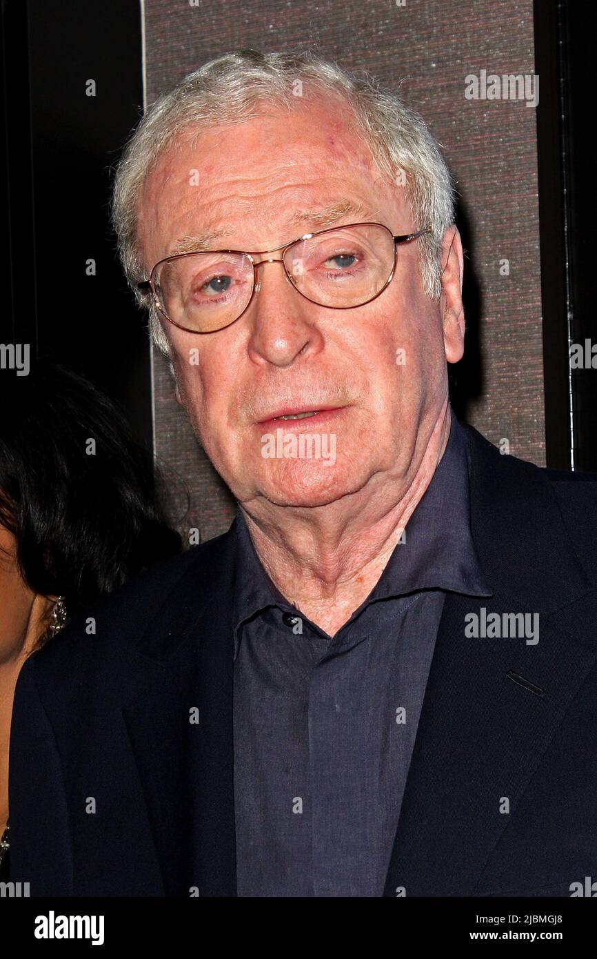Actor sir michael caine hi-res stock photography and images - Alamy