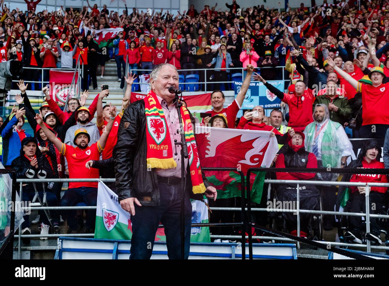 CARDIFF, WALES - 05 JUNE 2022: Dafydd Iwan performs Yma o Hyd prior to ...