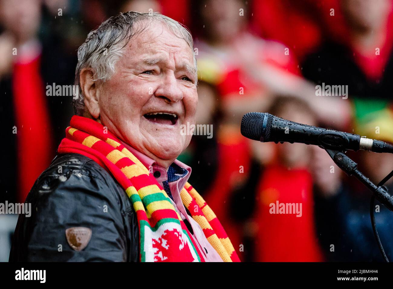 CARDIFF, WALES - 05 JUNE 2022: Dafydd Iwan performs Yma o Hyd prior to ...