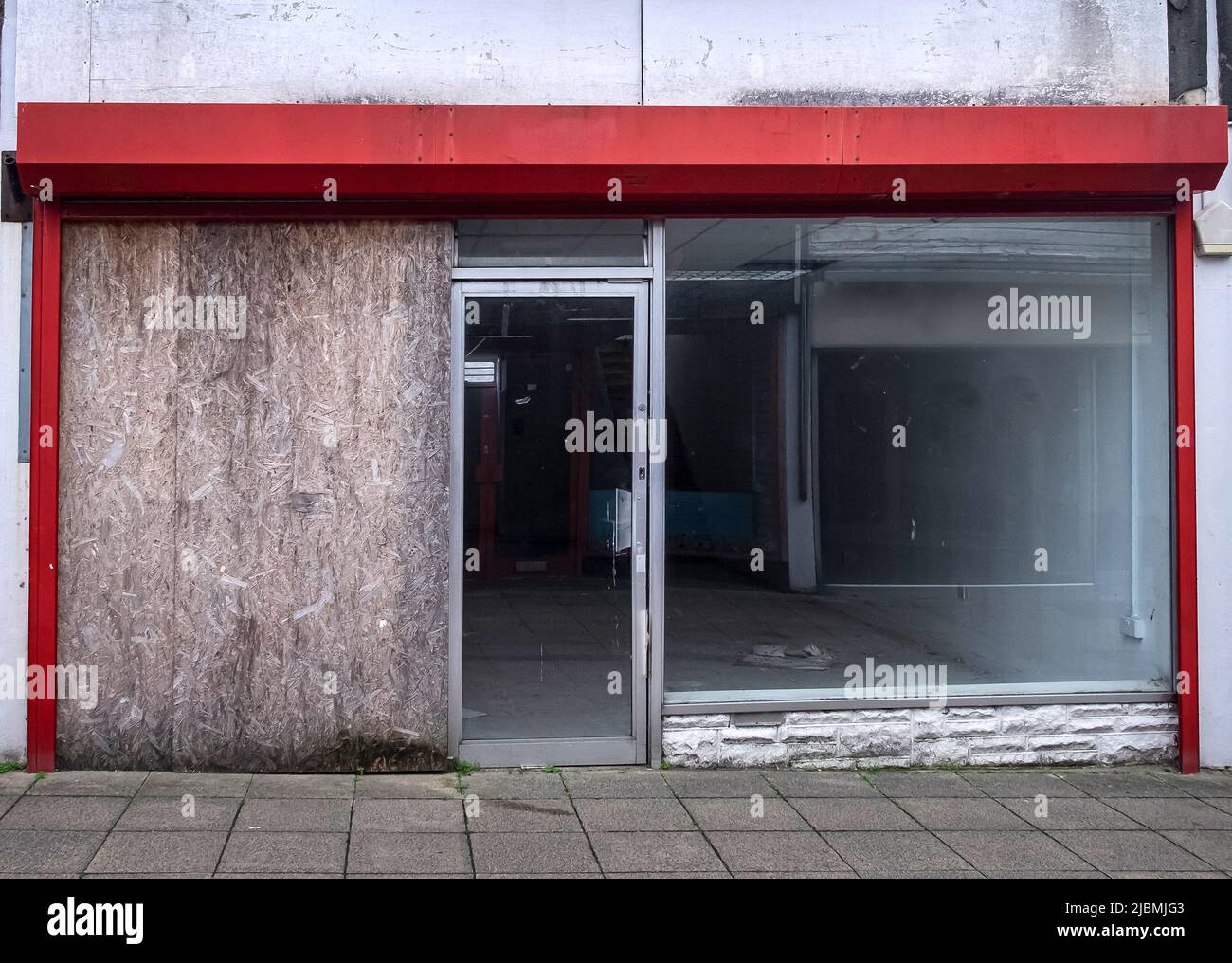 Shops closed and empty depicting the dying high street in the UK Stock ...
