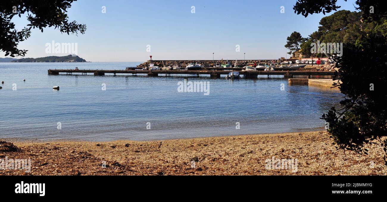 Small port of Niel on the peninsula of Giens Stock Photo - Alamy