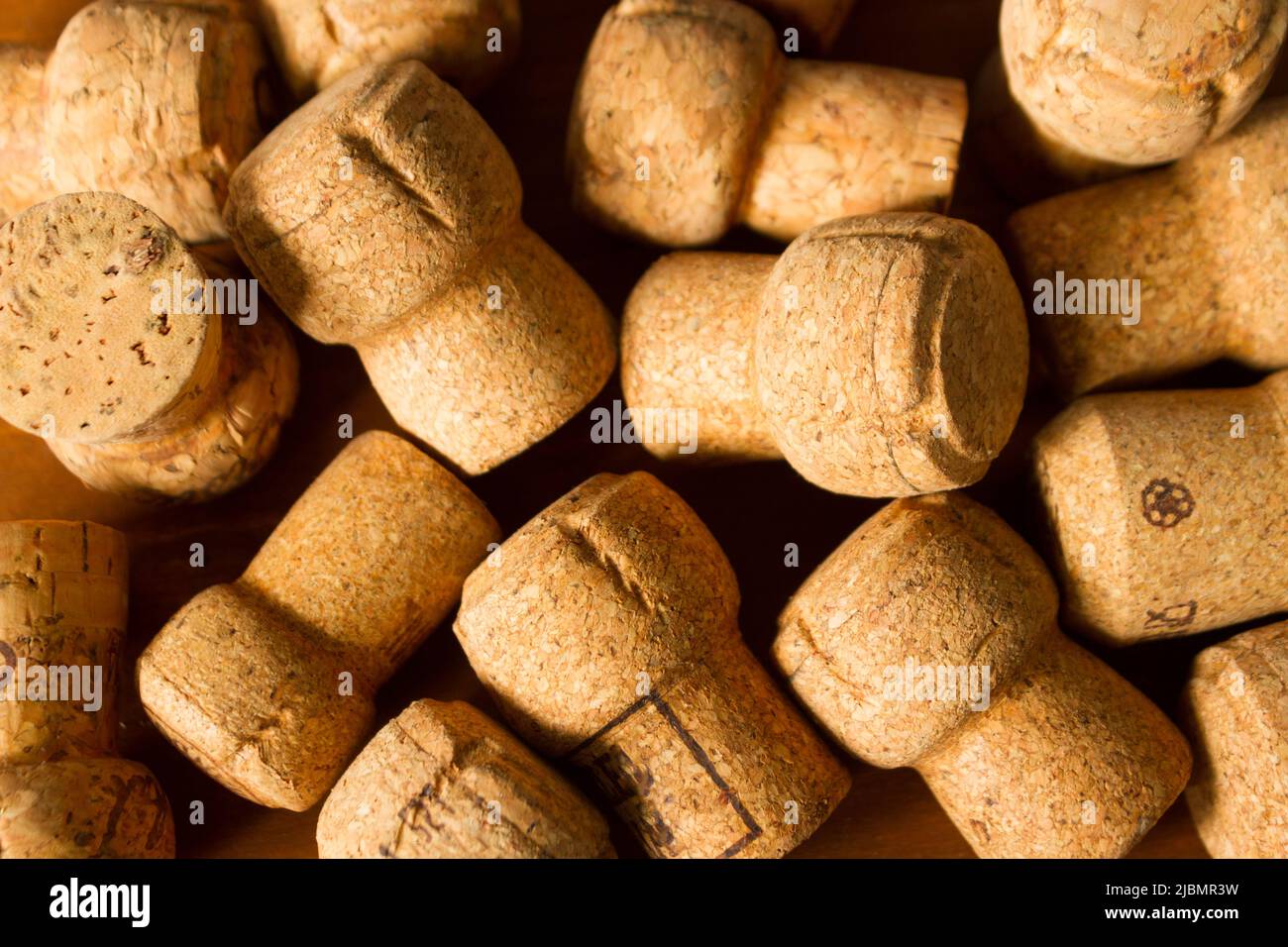 Wine corks backround. Many wine corks Stock Photo - Alamy