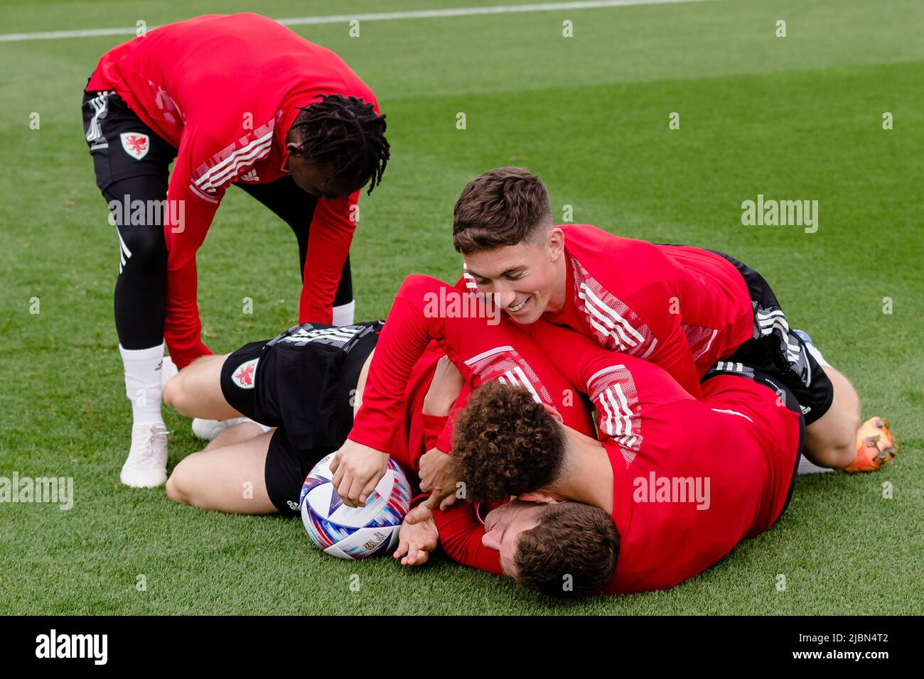 PONTYCLUN, WALES - 07 JUNE 2022: Wales' Chris Mepham, Wales' Harry ...
