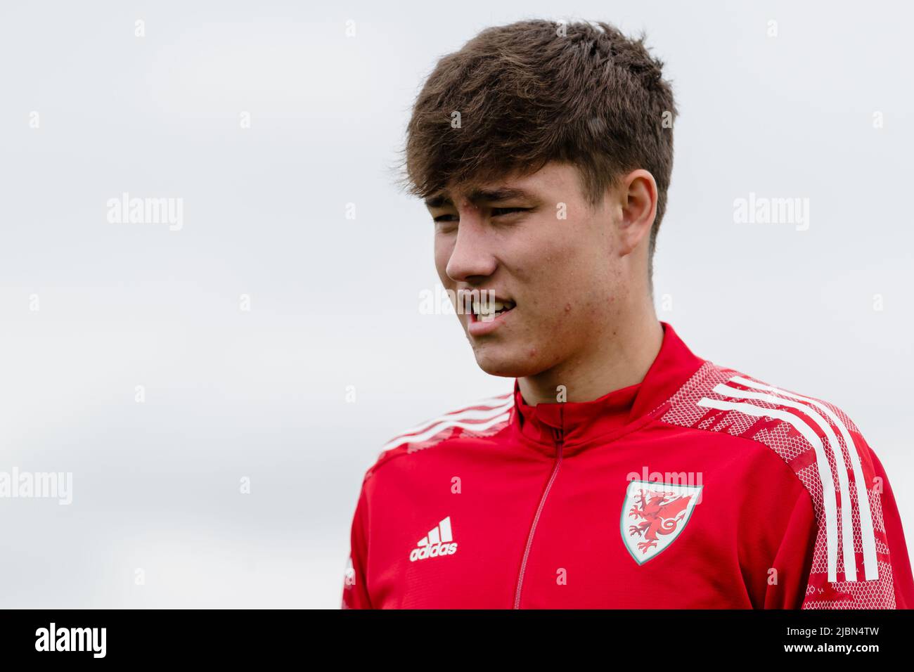 PONTYCLUN, WALES - 07 JUNE 2022: Wales' Rubin Colwill during a training ...