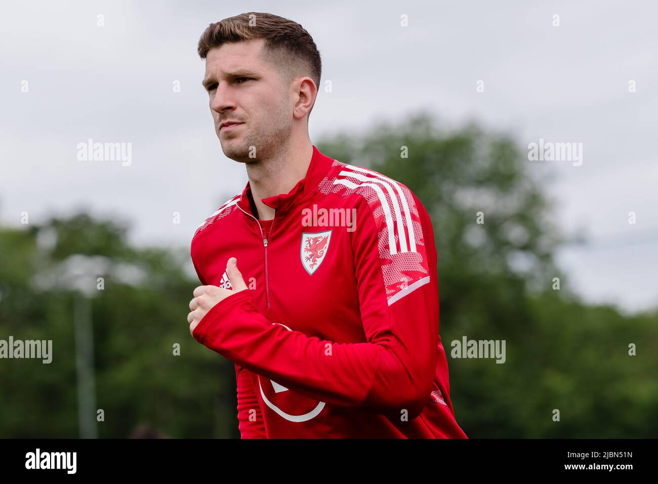 PONTYCLUN, WALES - 07 JUNE 2022: Wales' Chris Mepham during a training ...