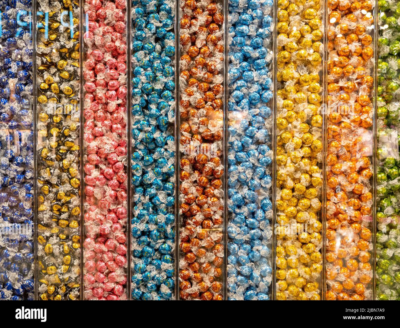 Multi colored sweets hi-res stock photography and images - Alamy