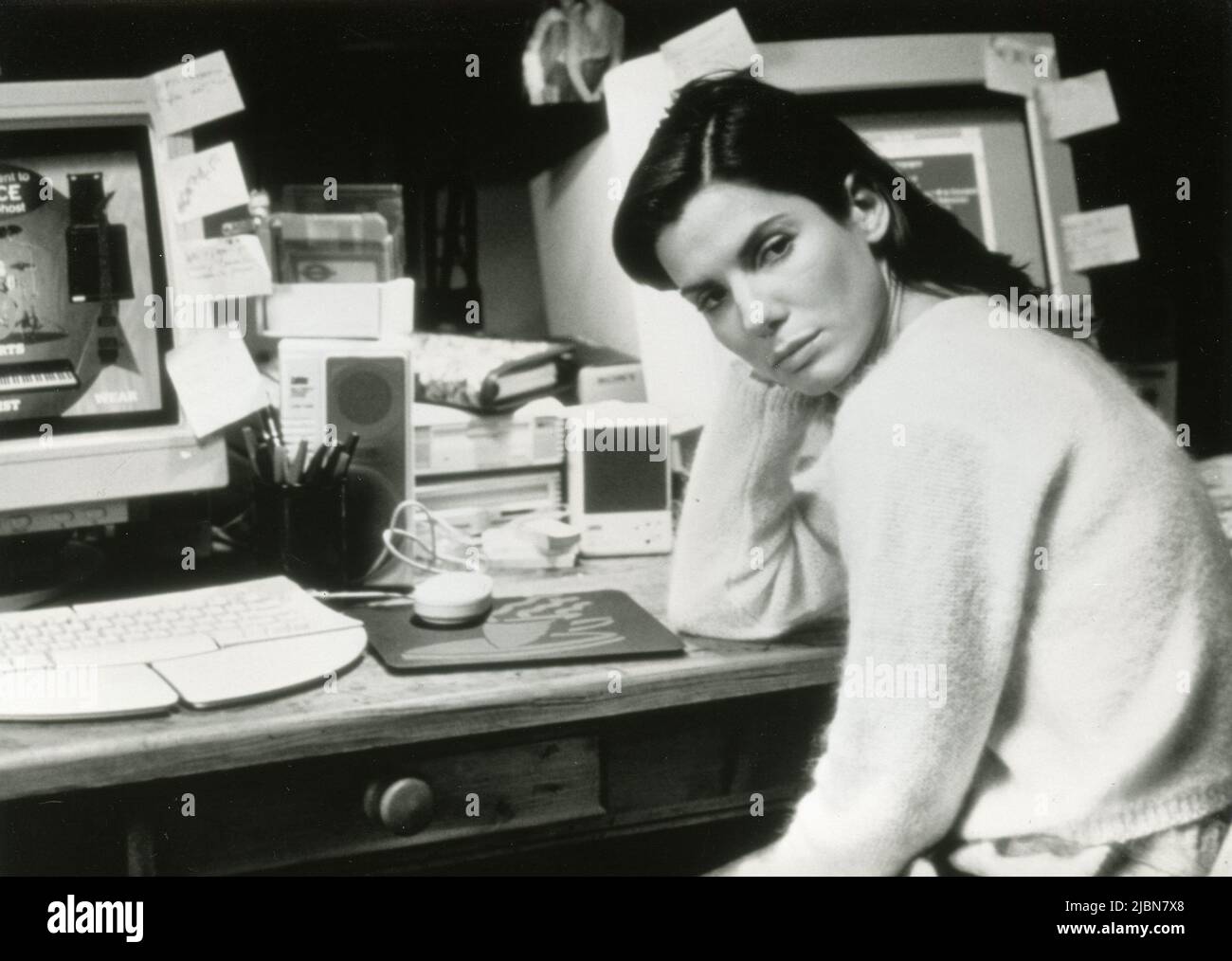 Net 1995 bullock hi-res stock photography and images - Alamy