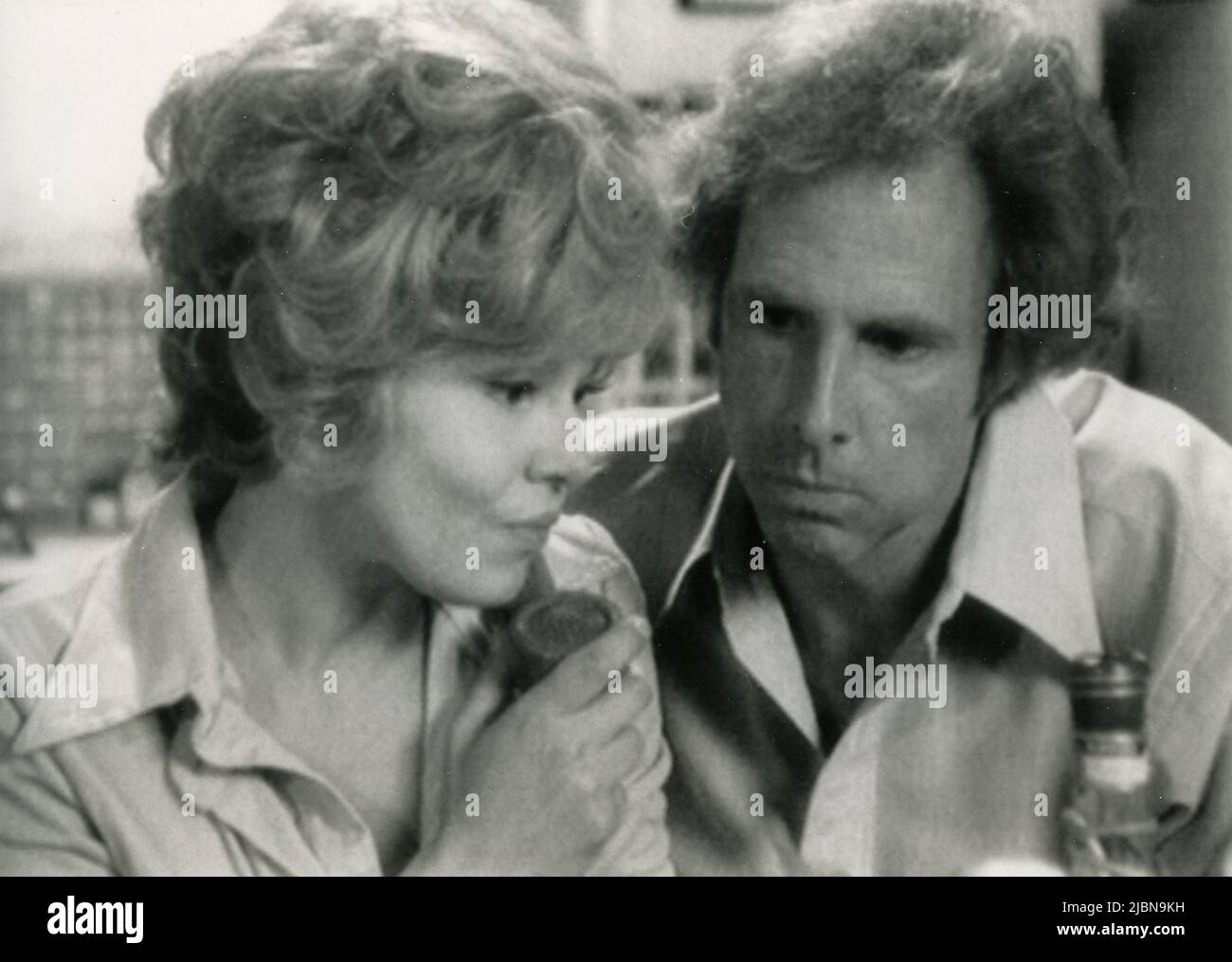 Family plot 1976 bruce dern hi-res stock photography and images - Alamy