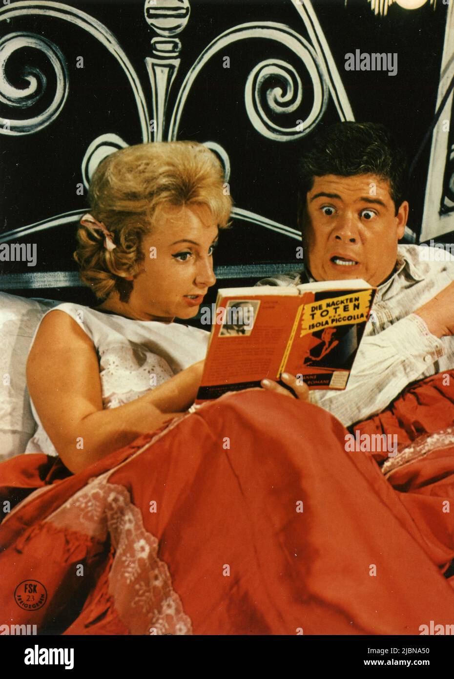 Movie in bed hi-res stock photography and images - Alamy